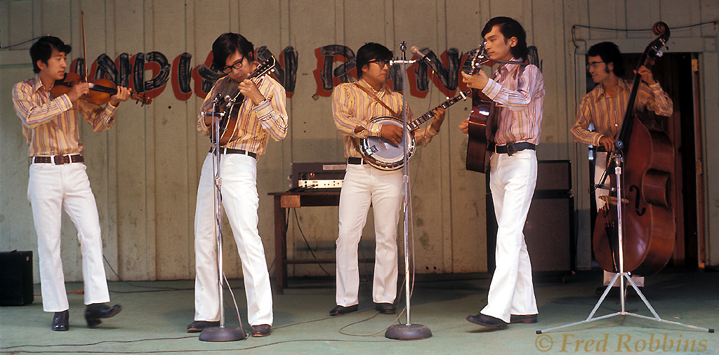 Bluegrass 45 in Japan - Discussion Forums - Flatpicker Hangout